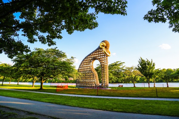 Martin Puryear Installs ‘Big Bling’ in Fairmount Park – Streets Dept